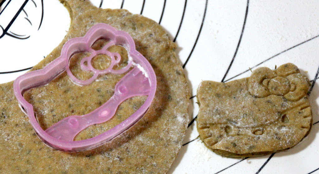 Toria's Catnip Cookies for Aristo-cats - Cinnamon and Sugar