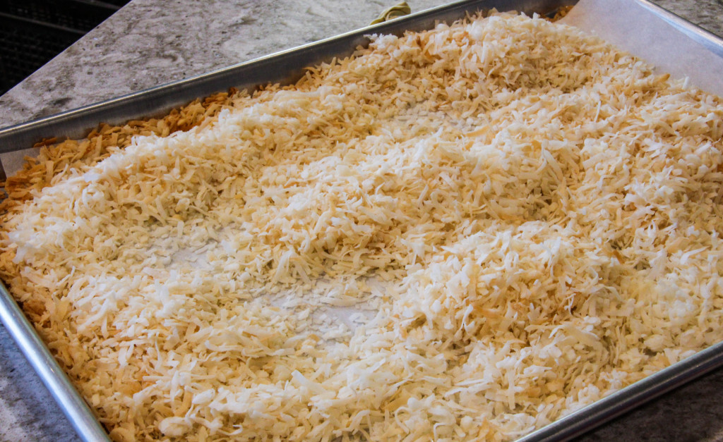 White Chocolate Macaroons - Cinnamon and Sugar