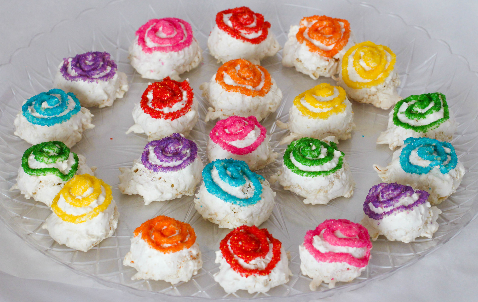 White Chocolate Macaroons - Cinnamon and Sugar