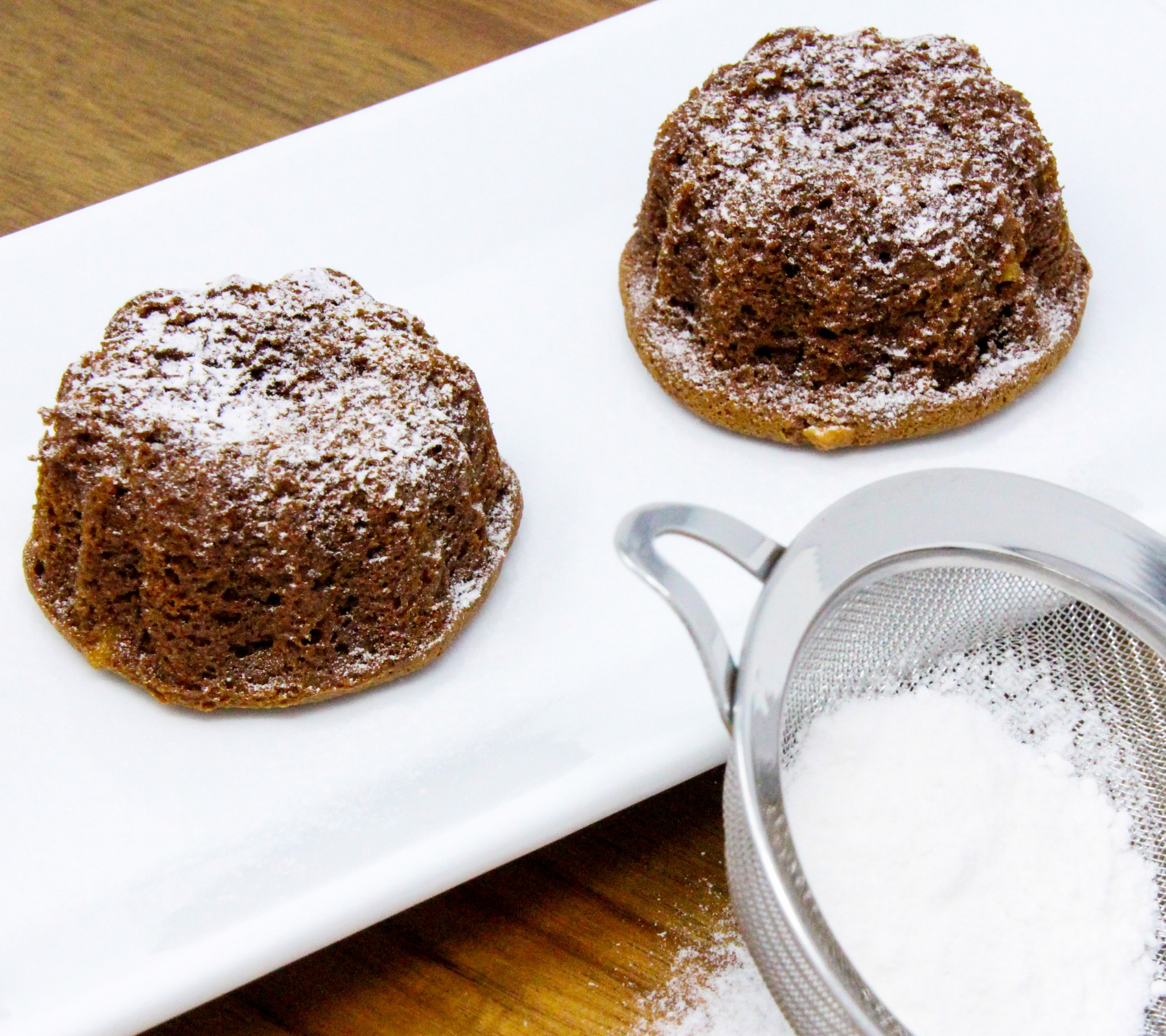 Old-Fashioned Gingerbread - Cinnamon and Sugar