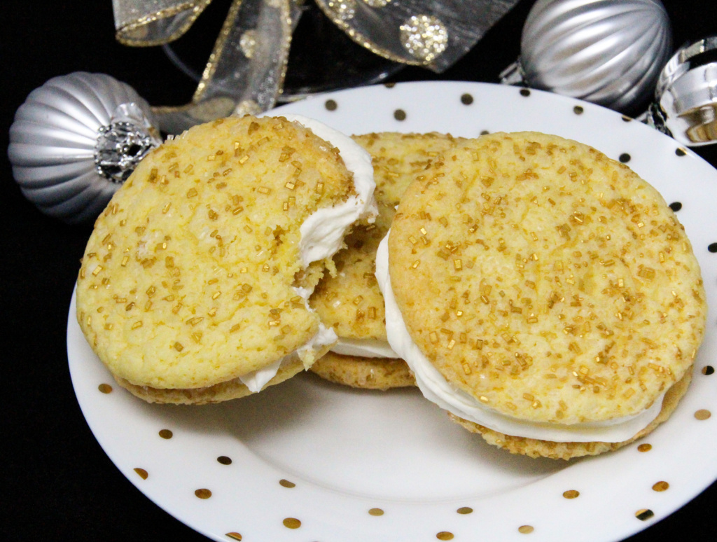 Champagne Crème Sandwich Cookies - Cinnamon and Sugar